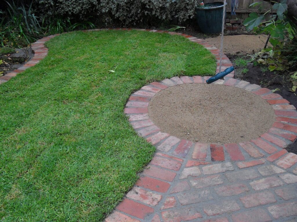 Red Brick — Hedge & Stone